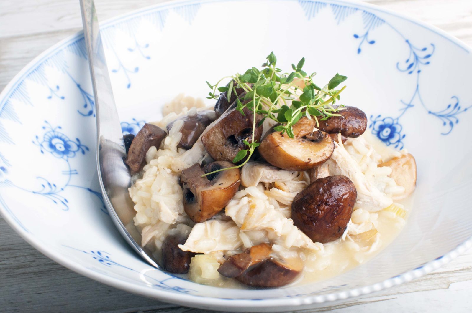 Easy leftover-risotto with chicken, bacon and roast mushrooms