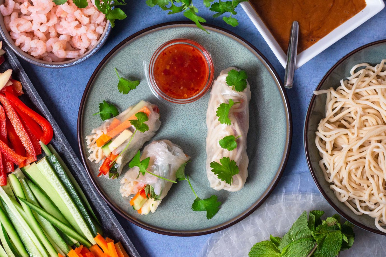 Fresh spring rolls with prawns and gorgeous sauce