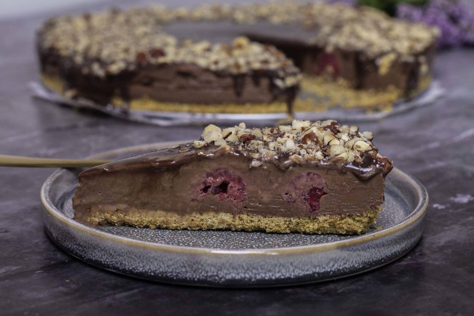 The yummiest no-bake Nutella and raspberry cheesecake