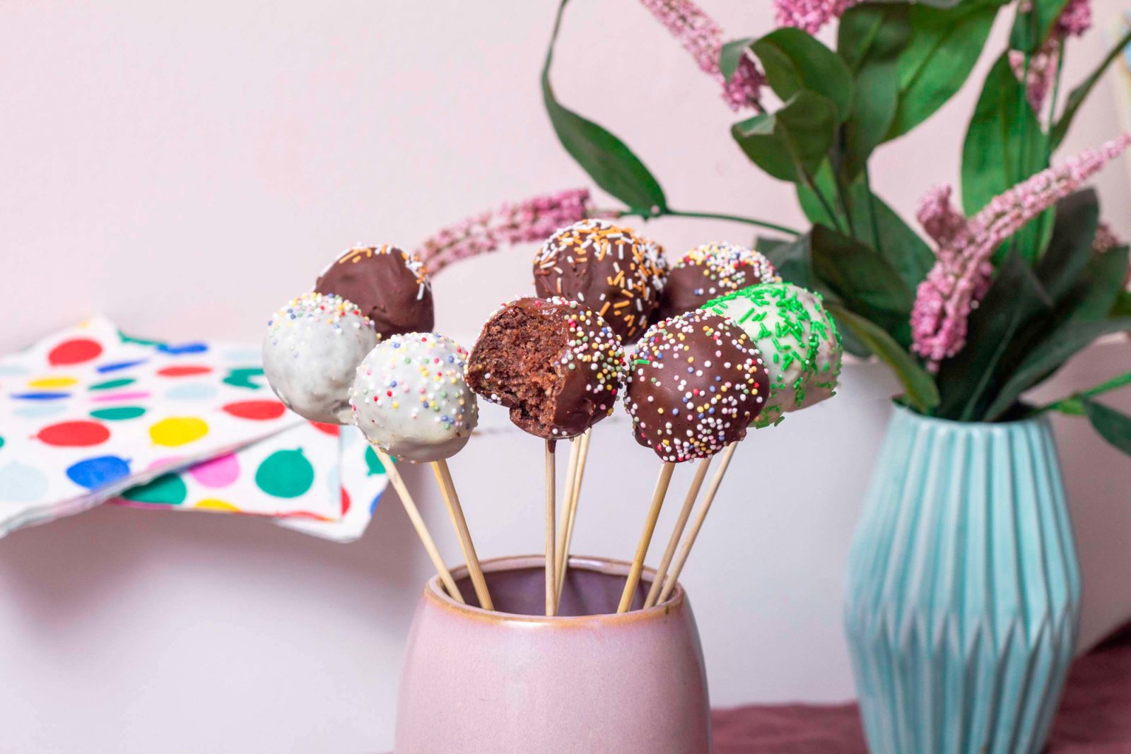 Fun and festive popcakes with sponge cake and chocolate