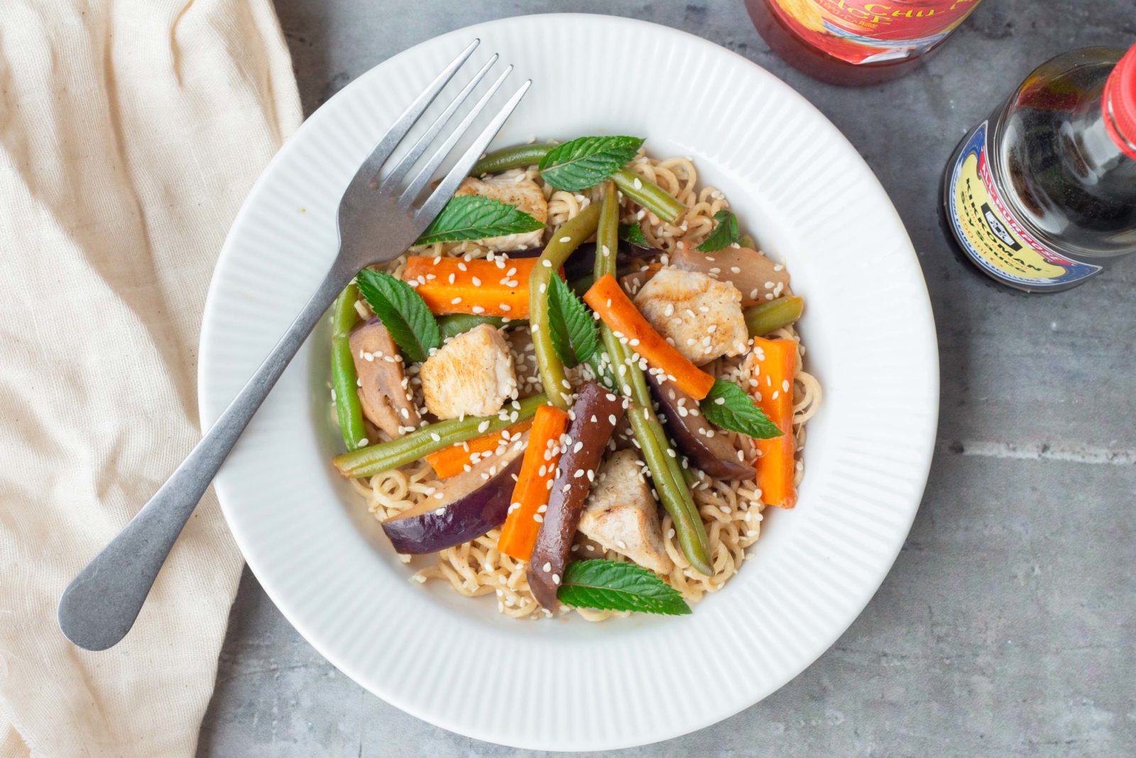 Easy pork noodles | Quick noodles with veggies and pork strips