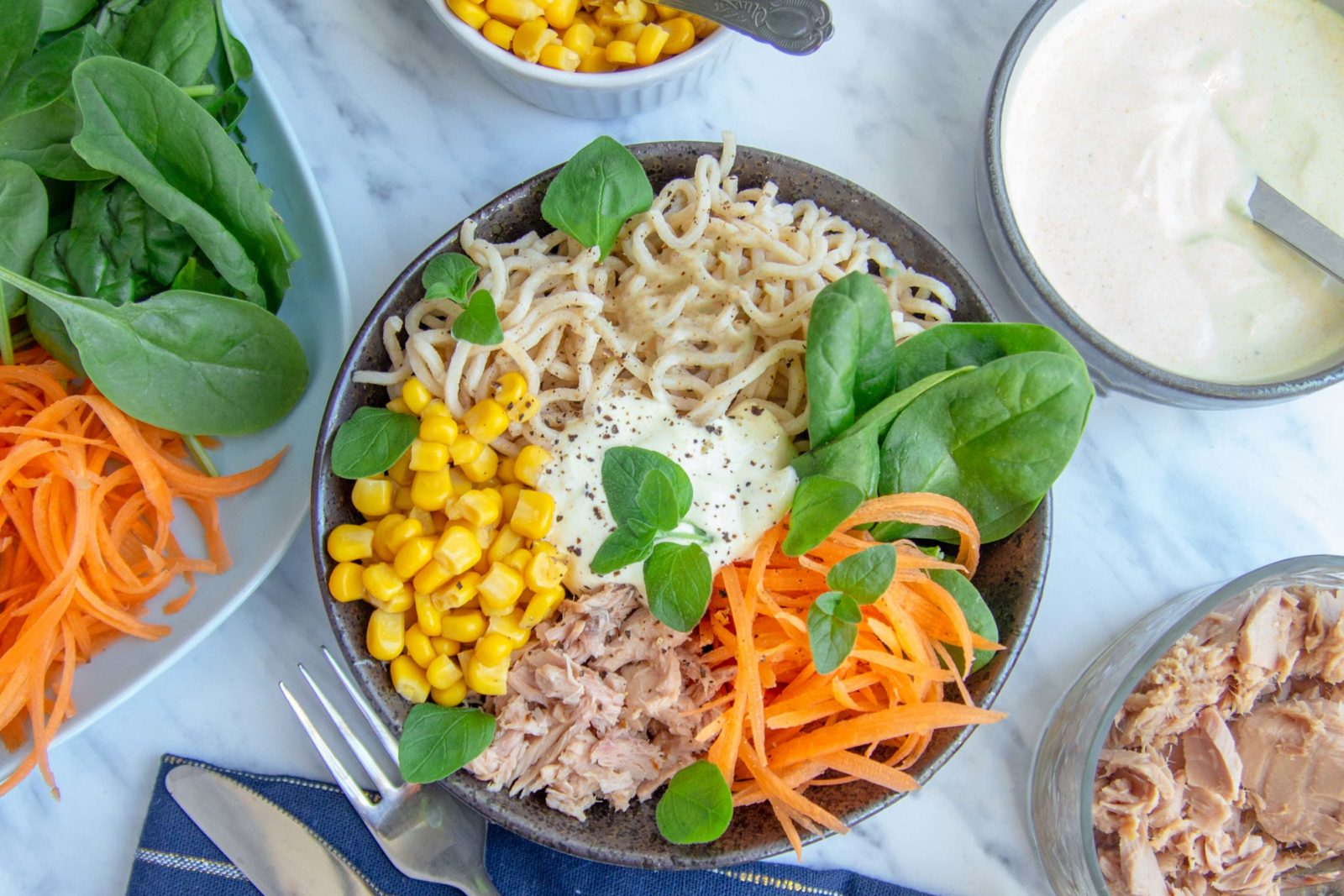 Speedy noodle bowl with tuna and veggies | Ready in 15